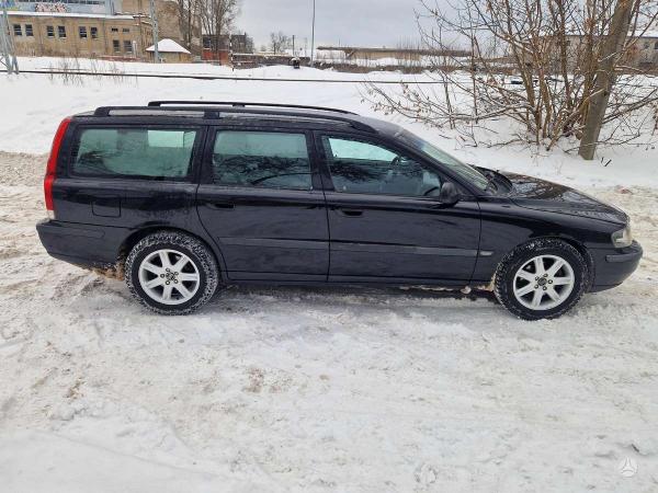 Volvo V70 2003 Viļņa, ar dzinēja tilpumu 2.40 L un nobraukumu 447 tūkst. km par 1800 €, foto 6 vietnē AUTOMOTO.COM.LV
