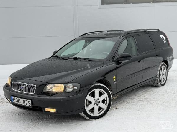 Volvo V70 2003 in Utena, with an engine capacity of 2.40 L and mileage of 435 thousand km for 1650 €, photo 1 on AUTOMOTO.COM.LV