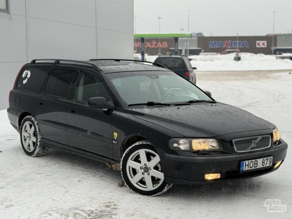 Volvo V70 2003 in Utena, with an engine capacity of 2.40 L and mileage of 435 thousand km for 1650 €, photo 4 on AUTOMOTO.COM.LV
