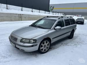 Volvo V70 2003 Viļņa, ar dzinēja tilpumu 2.40 L un nobraukumu 350 tūkst. km par 400 €, foto  vietnē AUTOMOTO.COM.LV