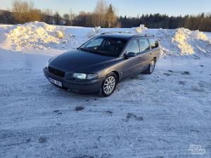 Volvo V70 2003 in Vilnius, with an engine capacity of 2.40 L and mileage of 470 thousand km for 1350 €, photo 4 on AUTOMOTO.COM.LV
