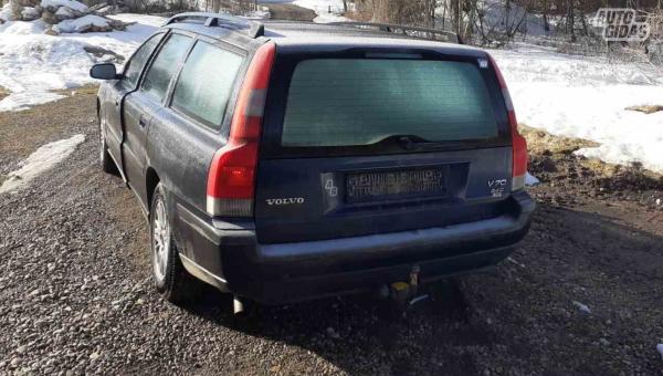Volvo V70 2003 Biržai, ar dzinēja tilpumu 2.40 L un nobraukumu 429 tūkst. km par 470 €, foto 2 vietnē AUTOMOTO.COM.LV