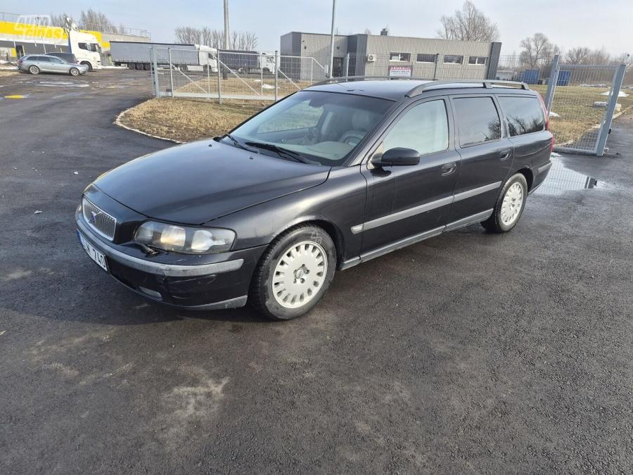 Volvo V70 2003 Šauļi, ar dzinēja tilpumu 2.40 L un nobraukumu 410 tūkst. km par 1400 €, foto 1 vietnē AUTOMOTO.COM.LV