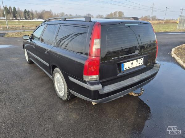 Volvo V70 2003 Šauļi, ar dzinēja tilpumu 2.40 L un nobraukumu 410 tūkst. km par 1400 €, foto 4 vietnē AUTOMOTO.COM.LV