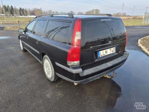 Volvo V70 2003 Šauļi, ar dzinēja tilpumu 2.40 L un nobraukumu 410 tūkst. km par 1400 €, foto 4 vietnē AUTOMOTO.COM.LV