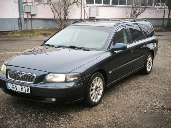 Volvo V70 2003 Telšiai, ar dzinēja tilpumu 2.40 L un nobraukumu 310 tūkst. km par 1000 €, foto 1 vietnē AUTOMOTO.COM.LV