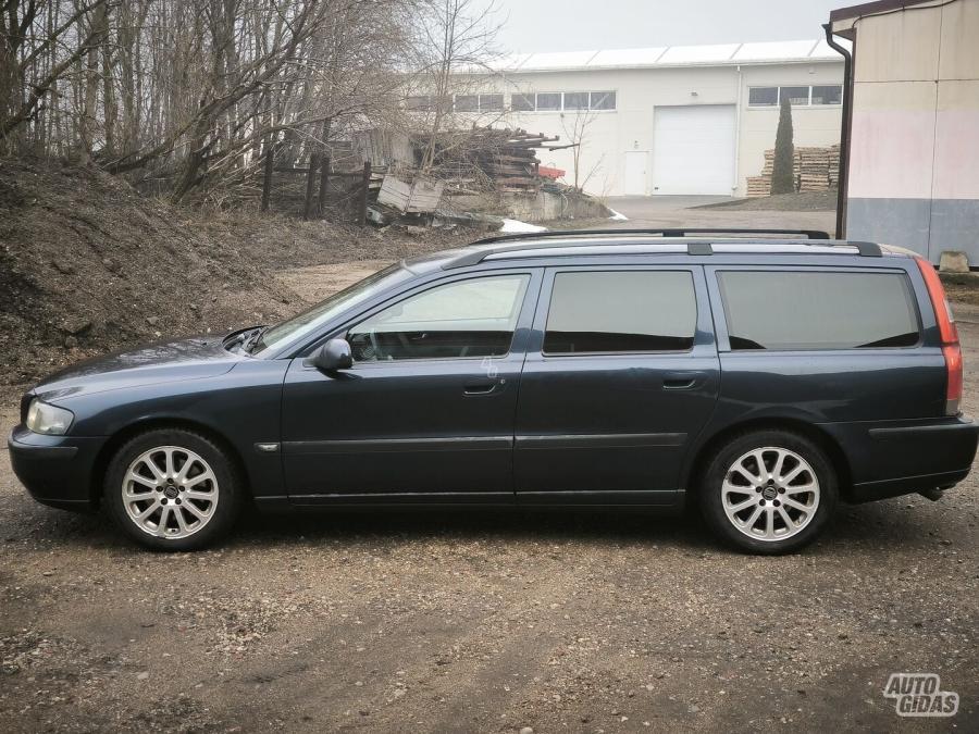 Volvo V70 2003 Telšiai, ar dzinēja tilpumu 2.40 L un nobraukumu 310 tūkst. km par 1000 €, foto 2 vietnē AUTOMOTO.COM.LV