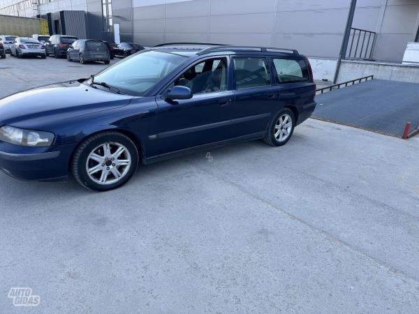 Volvo V70 2003 Viļņa, ar dzinēja tilpumu 2.40 L un nobraukumu 492 tūkst. km par 1350 €, foto 4 vietnē AUTOMOTO.COM.LV