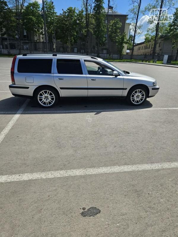 Volvo V70 2003 Ukmergė, ar dzinēja tilpumu 2.40 L un nobraukumu 294 tūkst. km par 1400 €, foto 1 vietnē AUTOMOTO.COM.LV