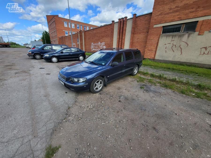 Volvo V70 2003 Šauļi, ar dzinēja tilpumu 2.40 L un nobraukumu 478 tūkst. km par 700 €, foto 4 vietnē AUTOMOTO.COM.LV