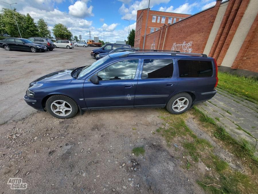 Volvo V70 2003 Šauļi, ar dzinēja tilpumu 2.40 L un nobraukumu 478 tūkst. km par 700 €, foto 5 vietnē AUTOMOTO.COM.LV