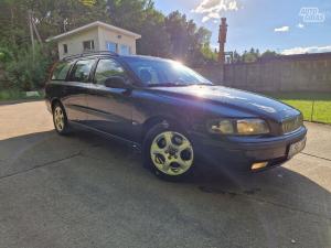 Volvo V70 2003 in Vilnius, with an engine capacity of 2.40 L and mileage of 452 thousand km for 1600 €, photo 3 on AUTOMOTO.COM.LV