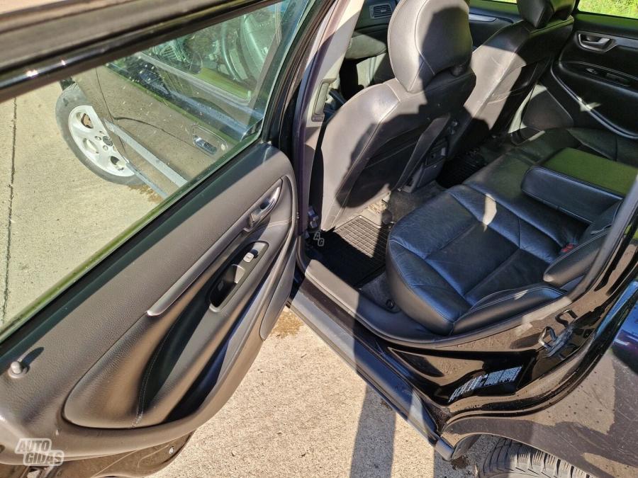 Volvo V70 2003 in Vilnius, with an engine capacity of 2.40 L and mileage of 452 thousand km for 1600 €, photo 9 on AUTOMOTO.COM.LV