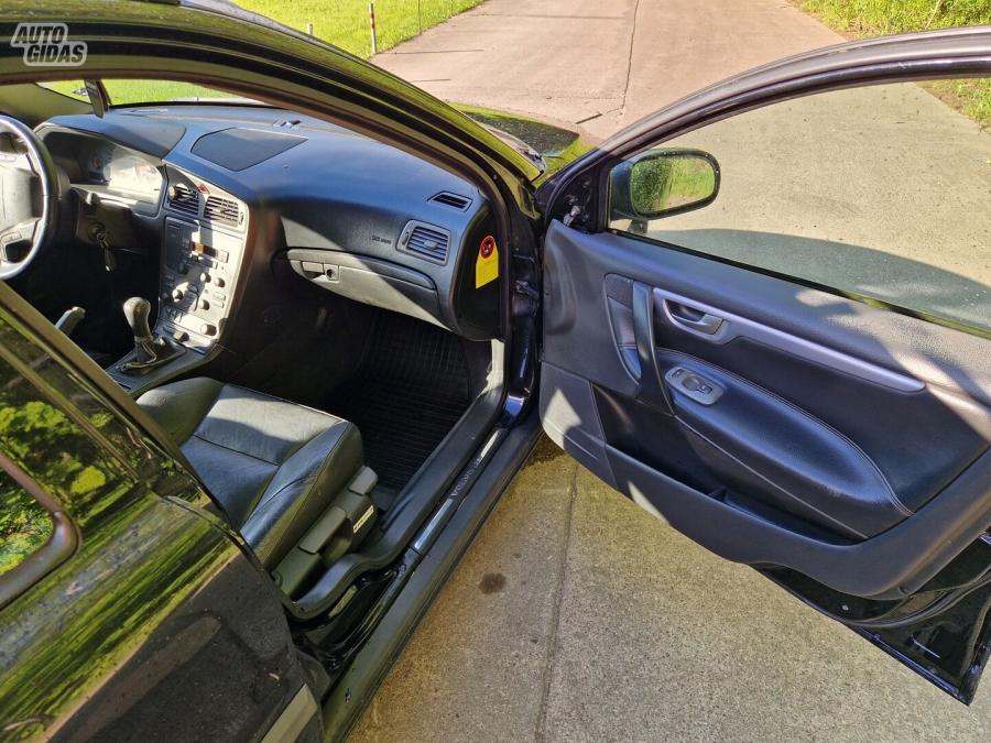 Volvo V70 2003 in Vilnius, with an engine capacity of 2.40 L and mileage of 452 thousand km for 1600 €, photo 10 on AUTOMOTO.COM.LV