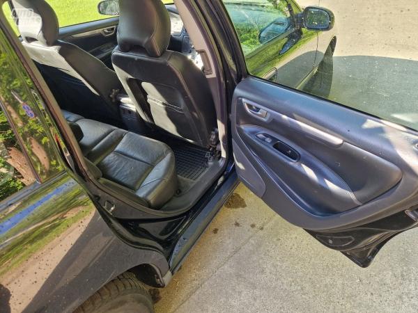 Volvo V70 2003 in Vilnius, with an engine capacity of 2.40 L and mileage of 452 thousand km for 1600 €, photo 10 on AUTOMOTO.COM.LV