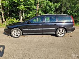 Volvo V70 2003 in Vilnius, with an engine capacity of 2.40 L and mileage of 452 thousand km for 1600 €, photo 12 on AUTOMOTO.COM.LV
