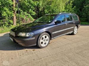 Volvo V70 2003 in Vilnius, with an engine capacity of 2.40 L and mileage of 452 thousand km for 1600 €, photo 16 on AUTOMOTO.COM.LV
