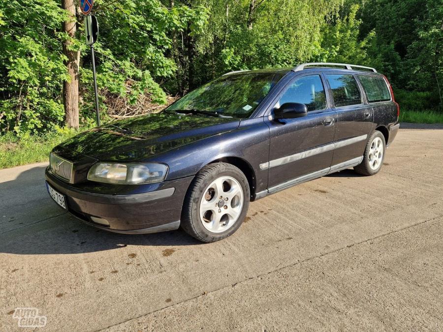 Volvo V70 2003 in Vilnius, with an engine capacity of 2.40 L and mileage of 452 thousand km for 1600 €, photo 16 on AUTOMOTO.COM.LV