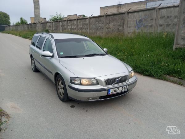 Volvo V70 2003 in Kaunas, with an engine capacity of 2.40 L and mileage of 346 thousand km for 899 €, photo 3 on AUTOMOTO.COM.LV