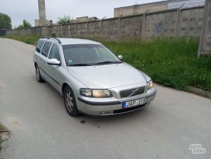Volvo V70 2003 Kauņa, ar dzinēja tilpumu 2.40 L un nobraukumu 346 tūkst. km par 899 €, foto 4 vietnē AUTOMOTO.COM.LV