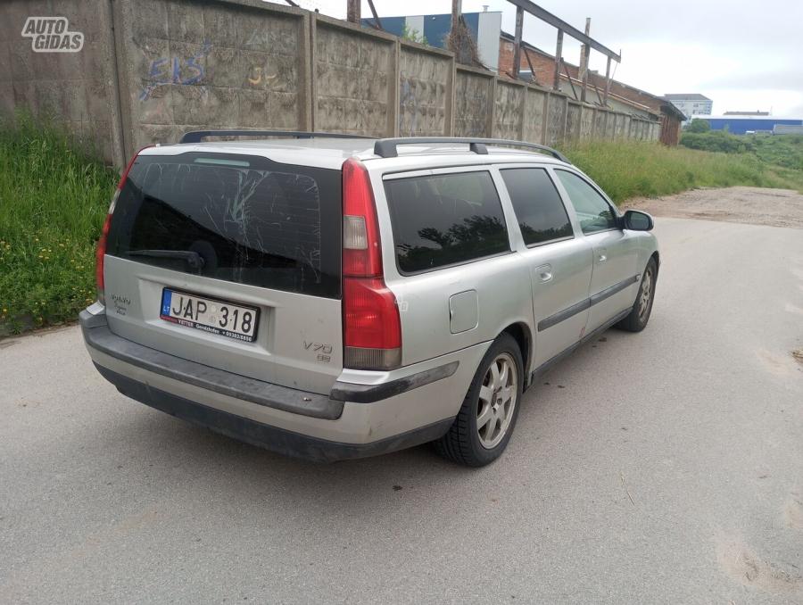 Volvo V70 2003 Kauņa, ar dzinēja tilpumu 2.40 L un nobraukumu 346 tūkst. km par 899 €, foto 6 vietnē AUTOMOTO.COM.LV