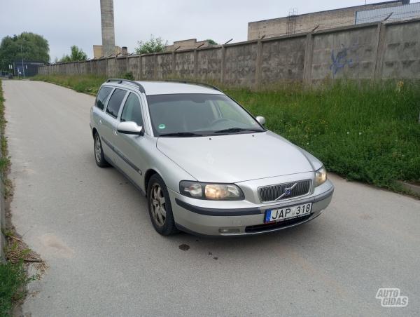 Volvo V70 2003 in Kaunas, with an engine capacity of 2.40 L and mileage of 346 thousand km for 899 €, photo 6 on AUTOMOTO.COM.LV