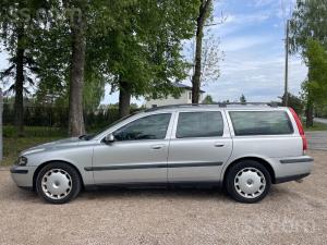 Volvo V70 2003 in Riga, with an engine capacity of 2.40 L and mileage of 433 thousand km for 2690 €, photo 3 on AUTOMOTO.COM.LV