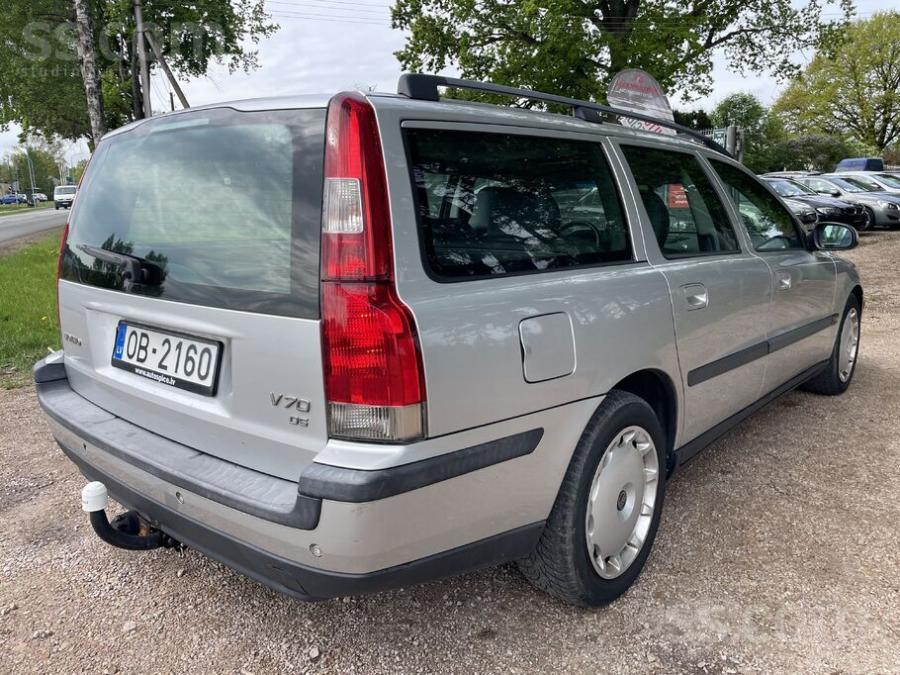 Volvo V70 2003 in Riga, with an engine capacity of 2.40 L and mileage of 433 thousand km for 2690 €, photo 6 on AUTOMOTO.COM.LV