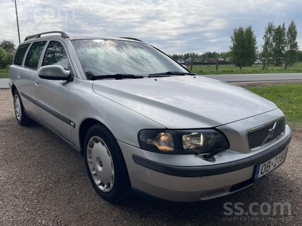 Volvo V70 2003 in Riga, with an engine capacity of 2.40 L and mileage of 433 thousand km for 2690 €, photo 7 on AUTOMOTO.COM.LV