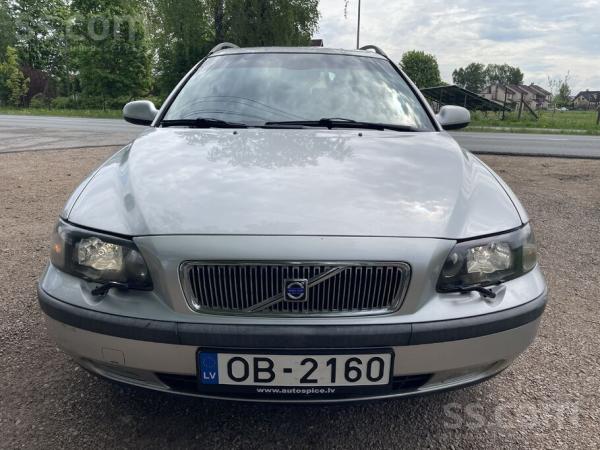 Volvo V70 2003 in Riga, with an engine capacity of 2.40 L and mileage of 433 thousand km for 2690 €, photo 8 on AUTOMOTO.COM.LV
