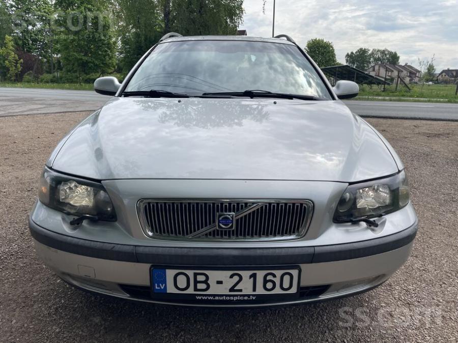 Volvo V70 2003 in Riga, with an engine capacity of 2.40 L and mileage of 433 thousand km for 2690 €, photo 9 on AUTOMOTO.COM.LV