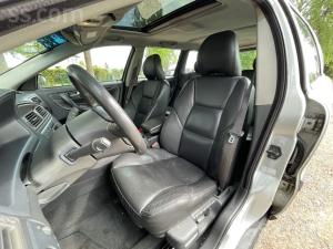 Volvo V70 2003 in Riga, with an engine capacity of 2.40 L and mileage of 433 thousand km for 2690 €, photo 12 on AUTOMOTO.COM.LV