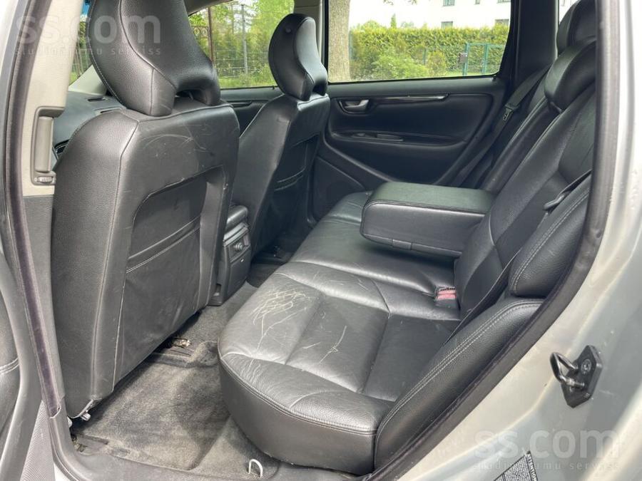 Volvo V70 2003 in Riga, with an engine capacity of 2.40 L and mileage of 433 thousand km for 2690 €, photo 13 on AUTOMOTO.COM.LV