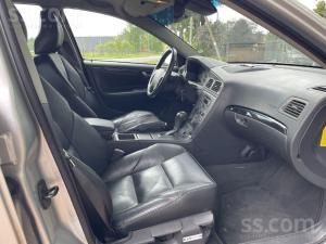 Volvo V70 2003 in Riga, with an engine capacity of 2.40 L and mileage of 433 thousand km for 2690 €, photo 17 on AUTOMOTO.COM.LV