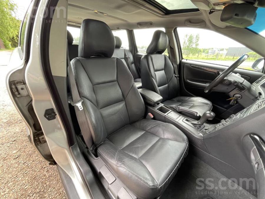 Volvo V70 2003 in Riga, with an engine capacity of 2.40 L and mileage of 433 thousand km for 2690 €, photo 18 on AUTOMOTO.COM.LV
