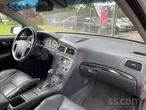 Volvo V70 2003 in Riga, with an engine capacity of 2.40 L and mileage of 433 thousand km for 2690 €, photo 19 on AUTOMOTO.COM.LV
