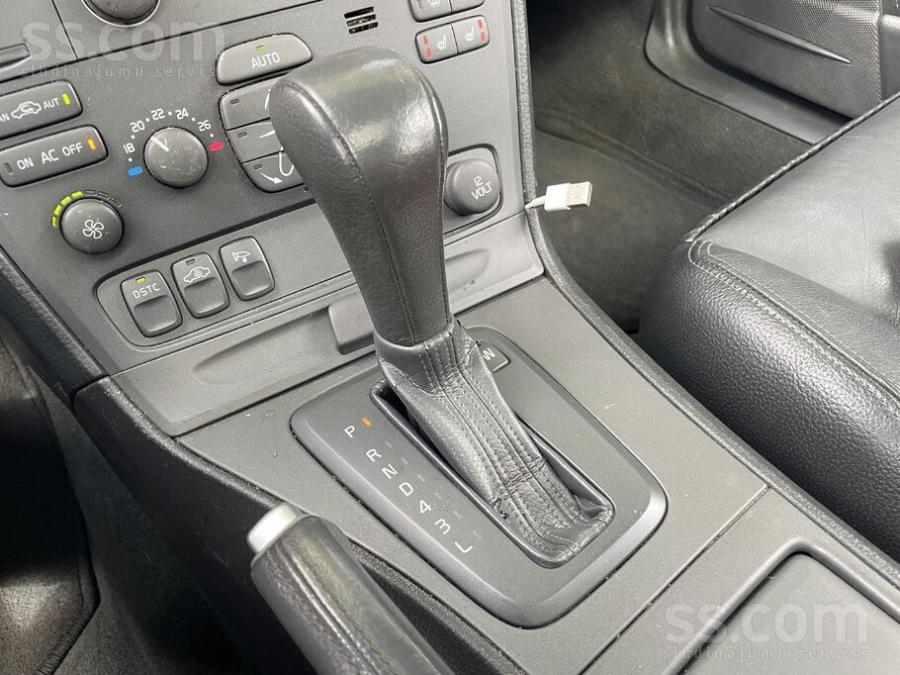 Volvo V70 2003 in Riga, with an engine capacity of 2.40 L and mileage of 433 thousand km for 2690 €, photo 24 on AUTOMOTO.COM.LV