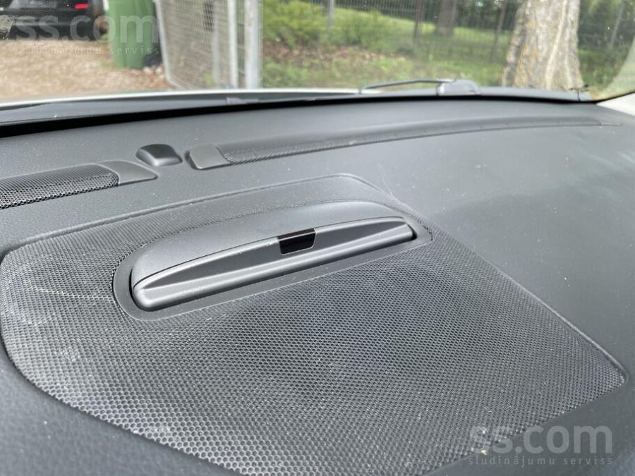 Volvo V70 2003 in Riga, with an engine capacity of 2.40 L and mileage of 433 thousand km for 2690 €, photo 25 on AUTOMOTO.COM.LV