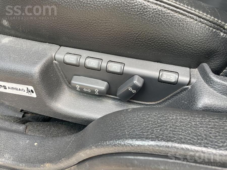 Volvo V70 2003 in Riga, with an engine capacity of 2.40 L and mileage of 433 thousand km for 2690 €, photo 26 on AUTOMOTO.COM.LV
