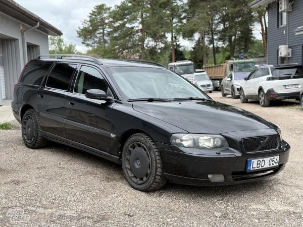 Volvo V70 2003 Utena, ar dzinēja tilpumu 2.40 L un nobraukumu 357 tūkst. km par 1450 €, foto 3 vietnē AUTOMOTO.COM.LV