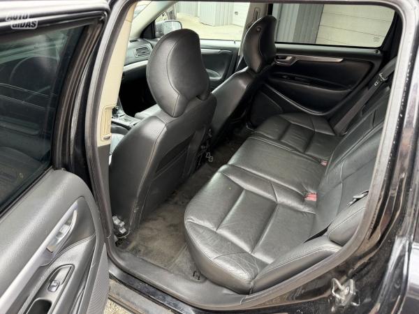 Volvo V70 2003 Utena, ar dzinēja tilpumu 2.40 L un nobraukumu 357 tūkst. km par 1450 €, foto 9 vietnē AUTOMOTO.COM.LV