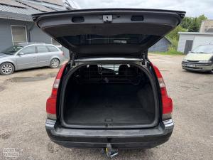 Volvo V70 2003 in Utena, with an engine capacity of 2.40 L and mileage of 357 thousand km for 1450 €, photo 11 on AUTOMOTO.COM.LV