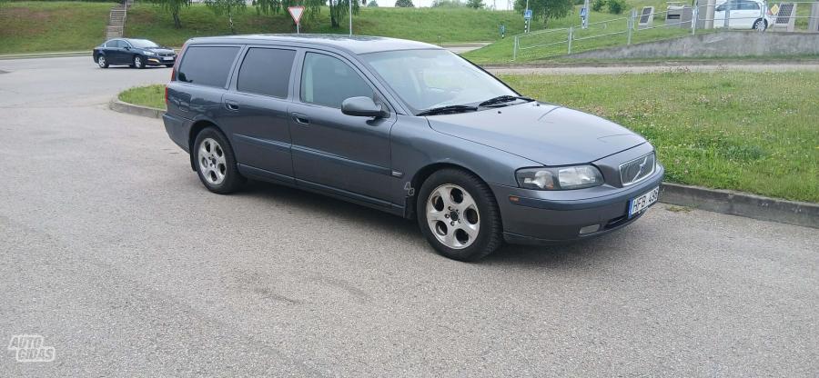 Volvo V70 2003 Jonava, ar dzinēja tilpumu 2.40 L un nobraukumu 400 tūkst. km par 1300 €, foto 5 vietnē AUTOMOTO.COM.LV