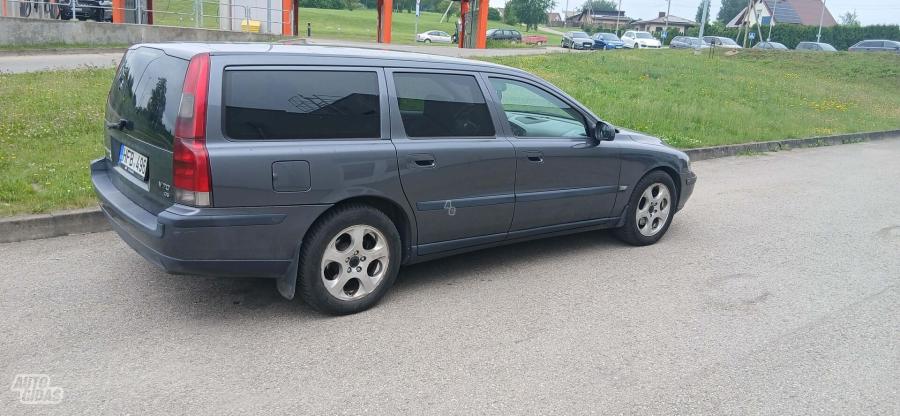 Volvo V70 2003 Jonava, ar dzinēja tilpumu 2.40 L un nobraukumu 400 tūkst. km par 1300 €, foto 6 vietnē AUTOMOTO.COM.LV