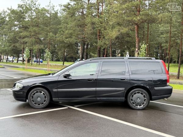 Volvo V70 2003 in Utena, with an engine capacity of 2.40 L and mileage of 357 thousand km for 1550 €, photo 8 on AUTOMOTO.COM.LV