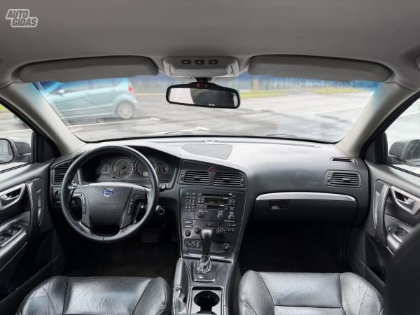 Volvo V70 2003 in Utena, with an engine capacity of 2.40 L and mileage of 357 thousand km for 1550 €, photo 9 on AUTOMOTO.COM.LV