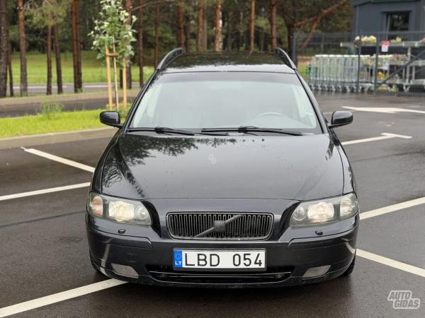 Volvo V70 2003 Utena, ar dzinēja tilpumu 2.40 L un nobraukumu 357 tūkst. km par 1450 €, foto 2 vietnē AUTOMOTO.COM.LV