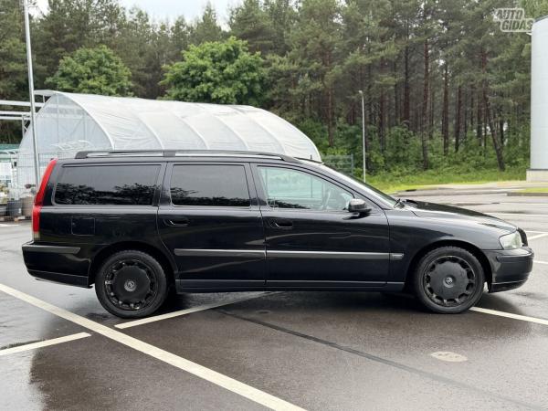 Volvo V70 2003 Utena, ar dzinēja tilpumu 2.40 L un nobraukumu 357 tūkst. km par 1450 €, foto 4 vietnē AUTOMOTO.COM.LV