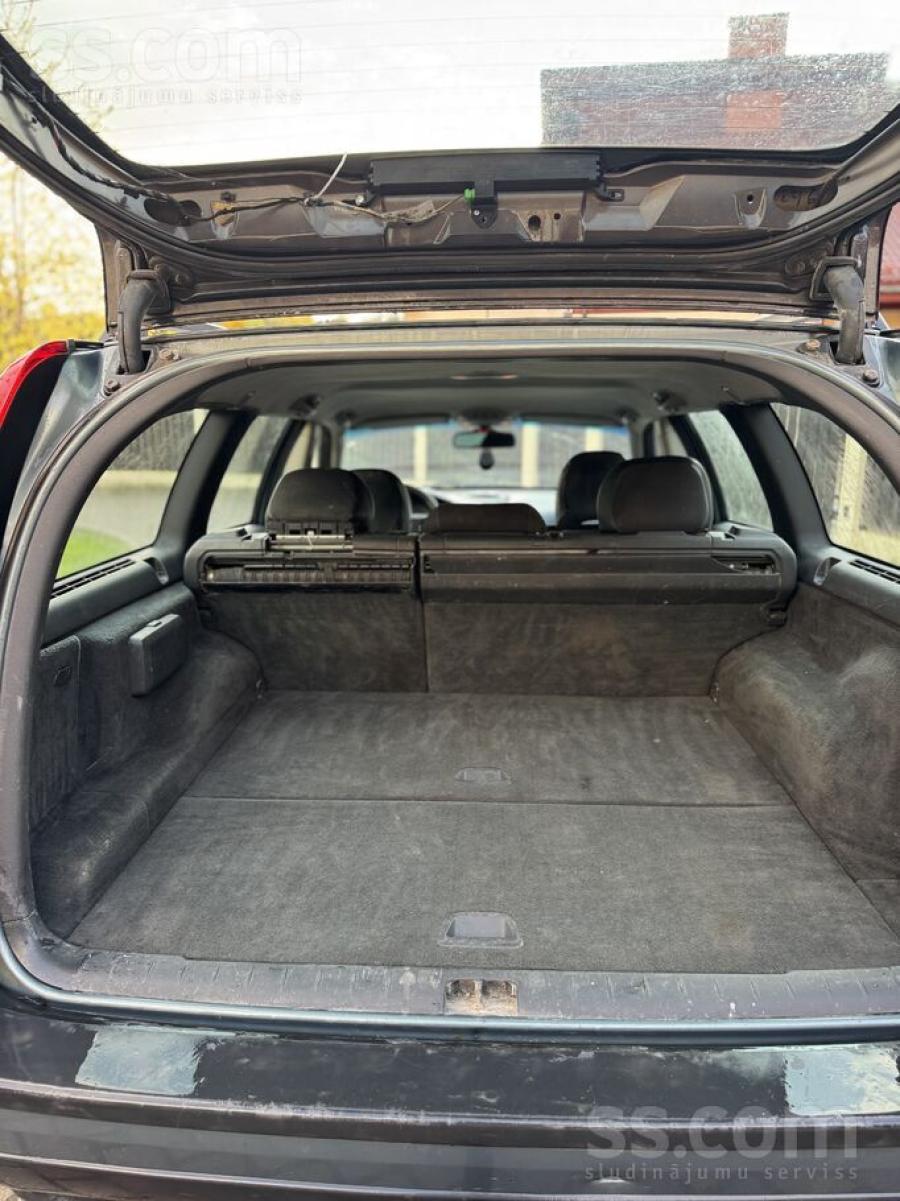 Volvo V70 2003 Liepāja, ar dzinēja tilpumu 2.40 L un nobraukumu 372 tūkst. km par 1200 €, foto 5 vietnē AUTOMOTO.COM.LV