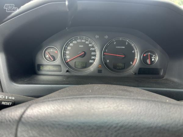 Volvo V70 2003 Varėna, ar dzinēja tilpumu 2.40 L un nobraukumu 543 tūkst. km par 500 €, foto 3 vietnē AUTOMOTO.COM.LV
